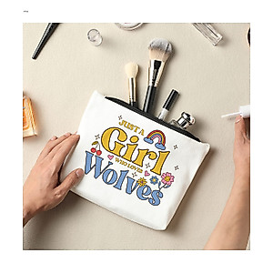 NBIAN Wolves Gifts Wolves Makeup Bag for Women Best Gifts for Animal Birthday Gift for Girl Best Friend Sister Daughter - Just a Girl Who Loves Tackle Wolves