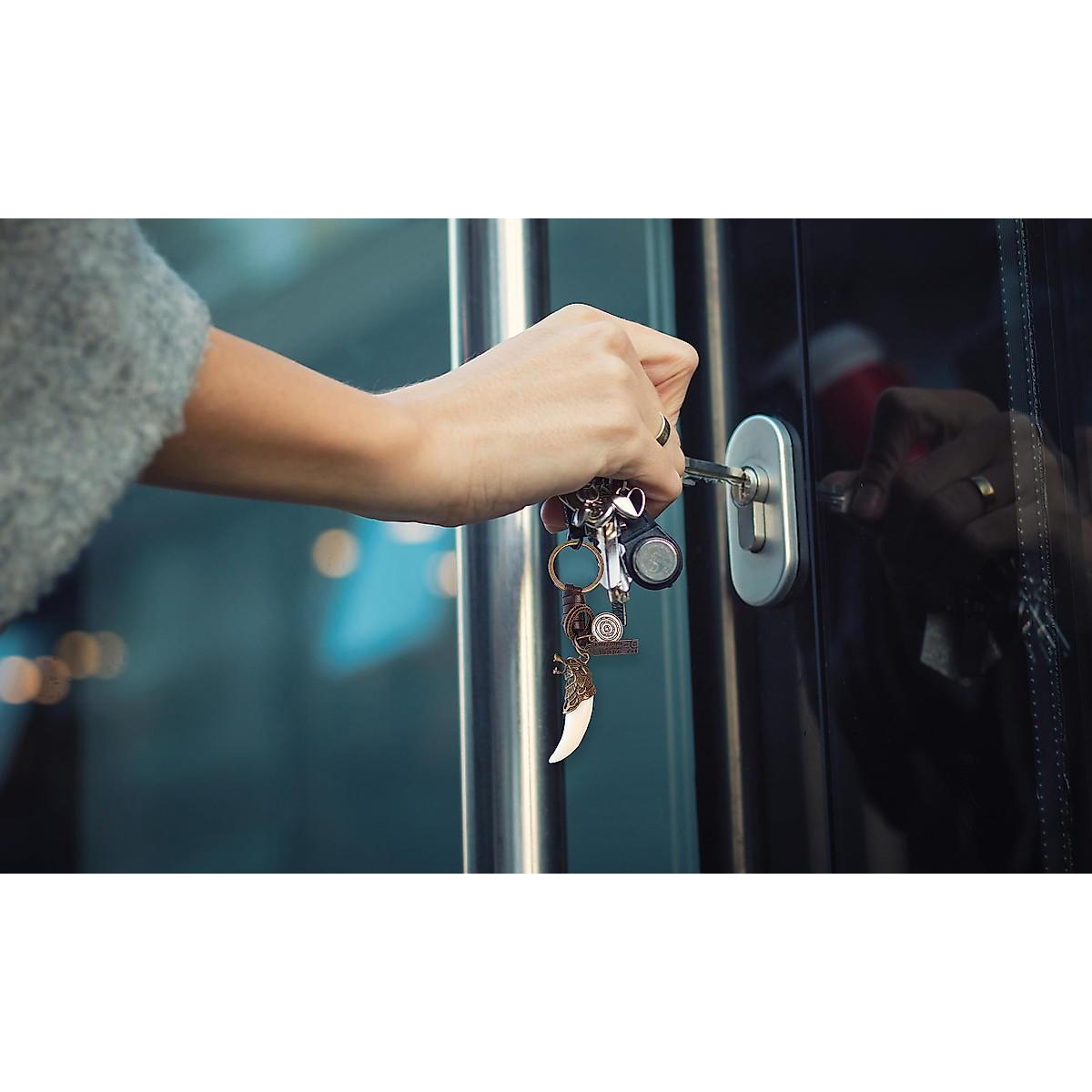 AuPra Fang KeyChain Gift Women & Men Leather Wolf KeyRing Home Car Door Keys Holder Ladies Tooth Present