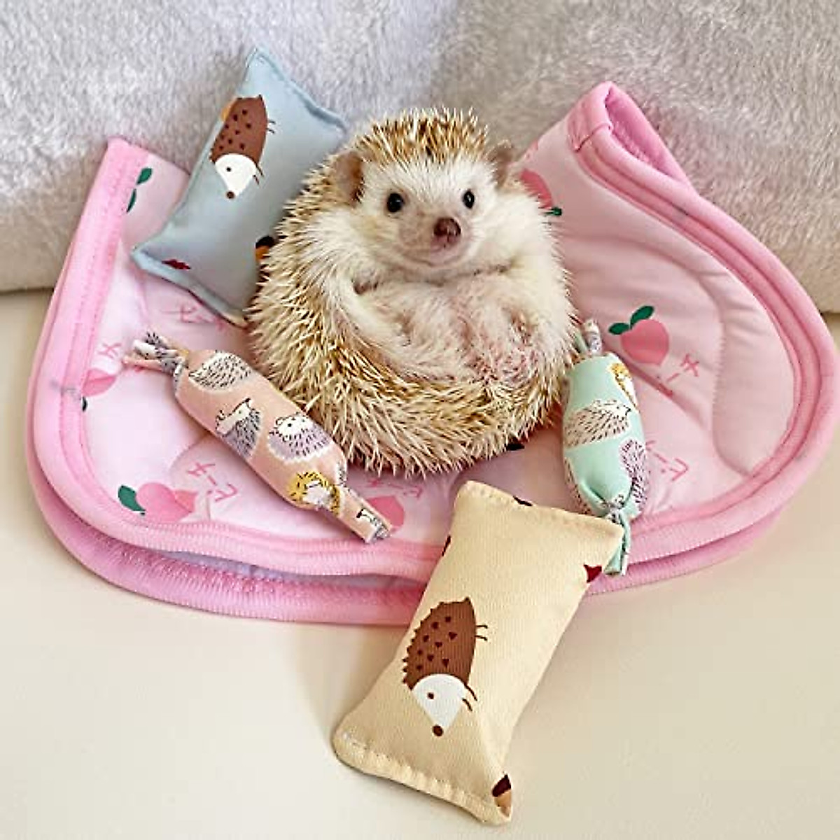 Ymid Select 4 Pcs Hedgehog Mini Pillows Small Animal Toys Habitat Decor Cage Accessories Hedgehog Supplies Photo Props Toy for Ferret ,Rabbit,Bird,Parrot,Mouse,Chinchilla, Rat,Gerbil,Dwarf Hamster
