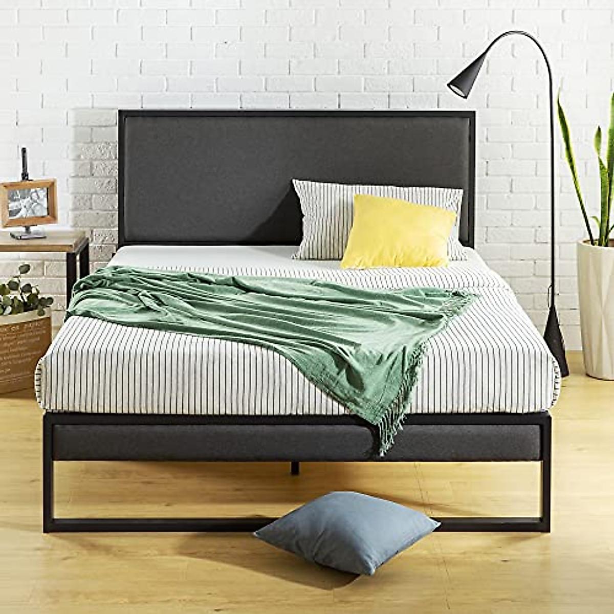ZINUS Christina Upholstered Platform Bed Frame with Headboard, No Box Spring Needed, Wood Slat Support, Easy Assembly, Queen