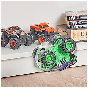 Monster Jam, 2-Pack Official Grave Digger and El Toro Loco Clip & Flip Monster Trucks, 1:43 Scale Kids Toys for Boys