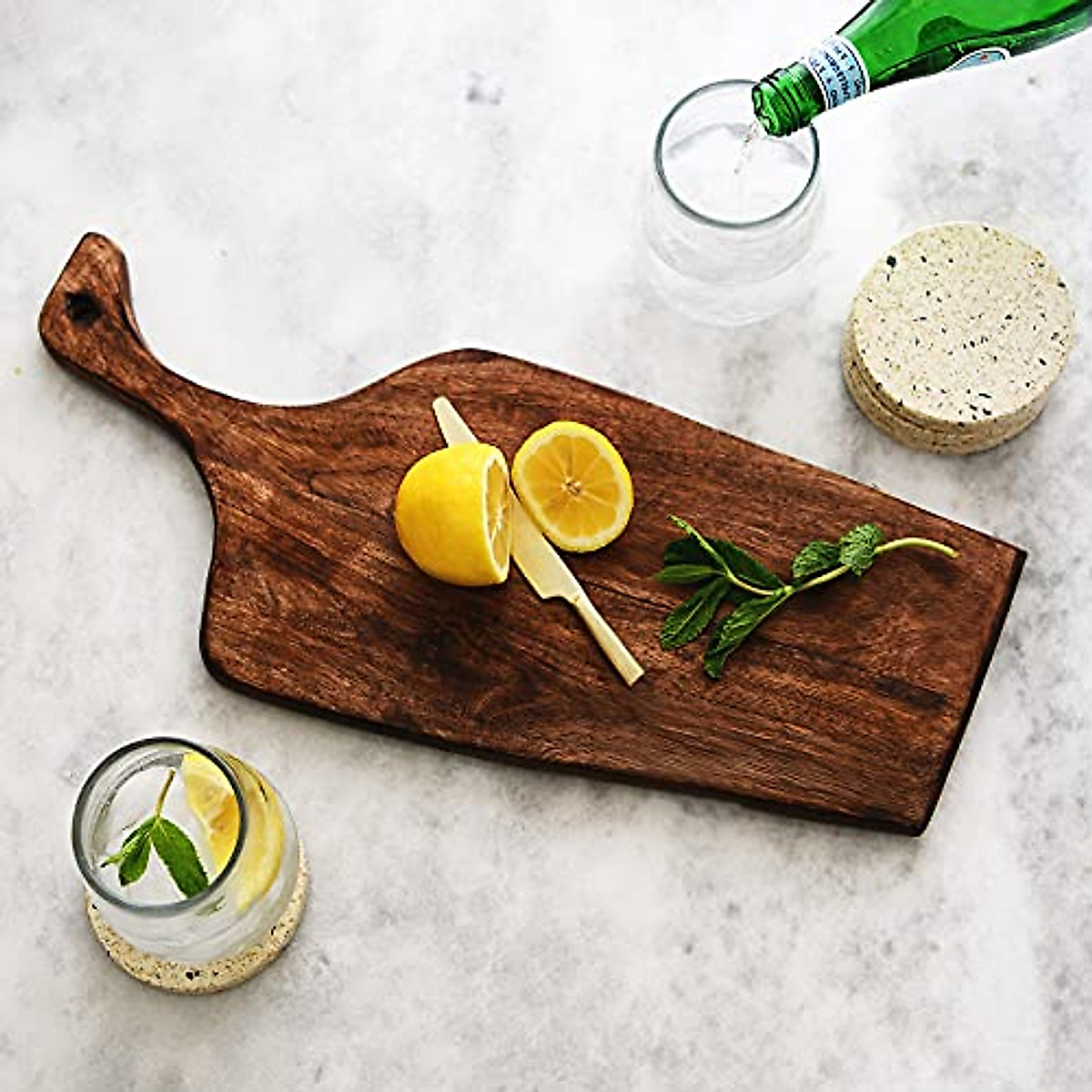 Main + Mesa Modern Mango Wood Cutting Board with Handle, Espresso Finish