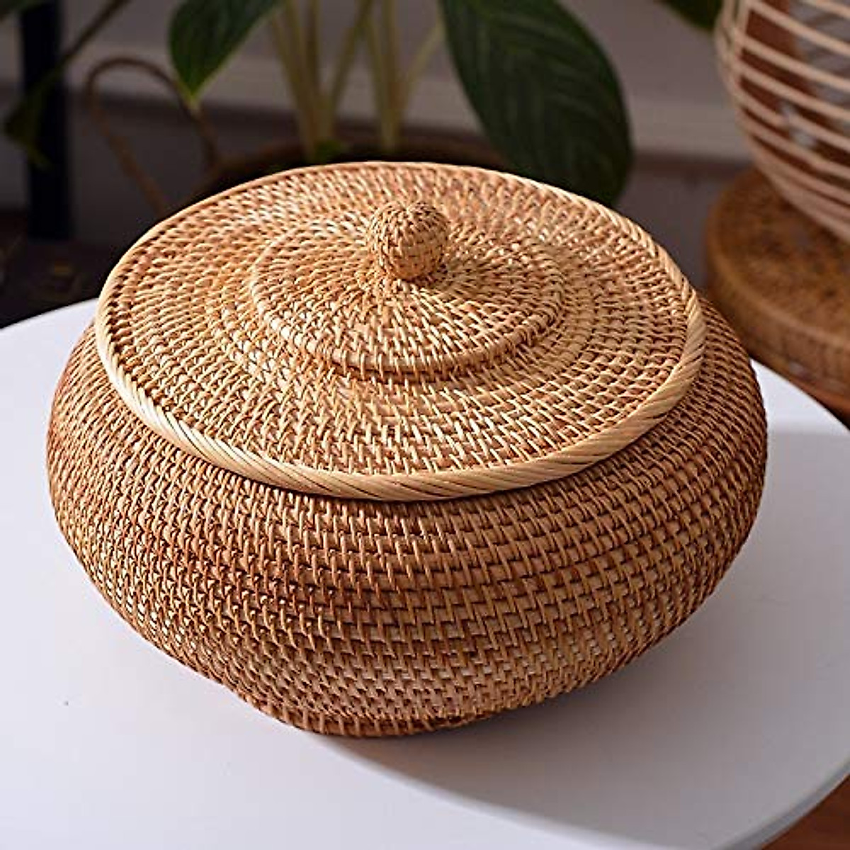 YIWMHE Rattan Boxes with Lid Hand-Woven Multi-Purpose Wicker Tray with Durable Rattan Fiber Round 11 Inch Diameter Bread Basket (Color : Coffee Color)