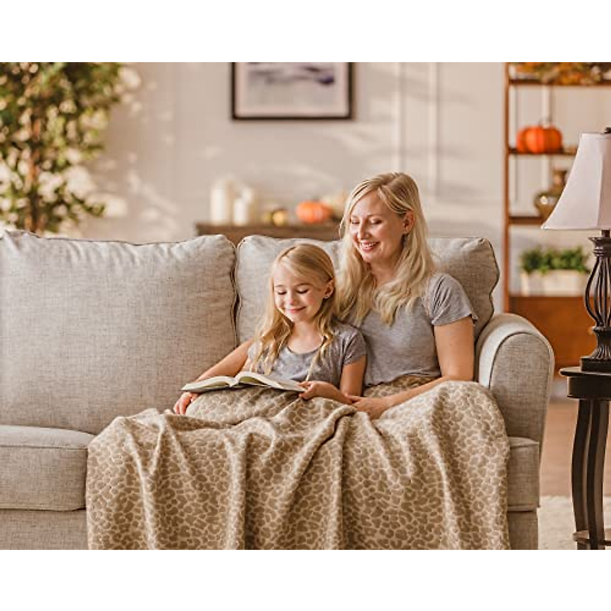 Chanasya Super Soft Leopard Print Acrylic Throw Blanket with Tassels - Lightweight Modern and Shabby Chic Woven Blanket for Bed, Sofa, Chair, Living Room, and Bedroom Decor (50x65 Inches) Beige