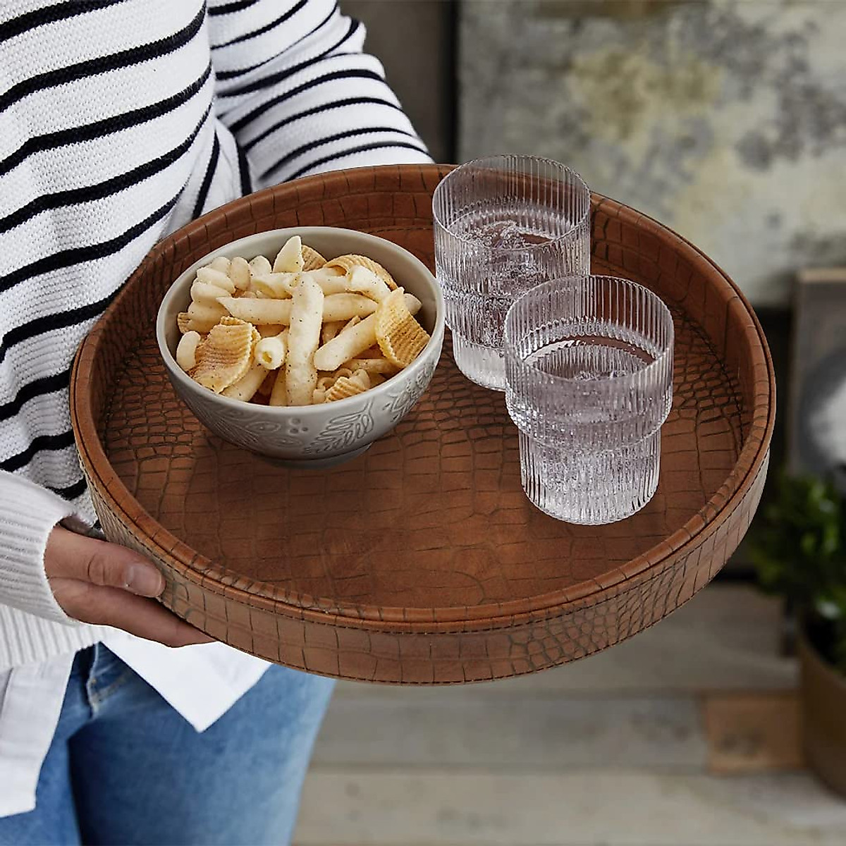 HofferRuffer Faux Leather Round Serving Tray, Vegan Croco Leather Decorative Tray, Food Tray for Storage Drinks, Snack & Cosmetics, Dia.12'' x 1.6'' (Antique Brown)