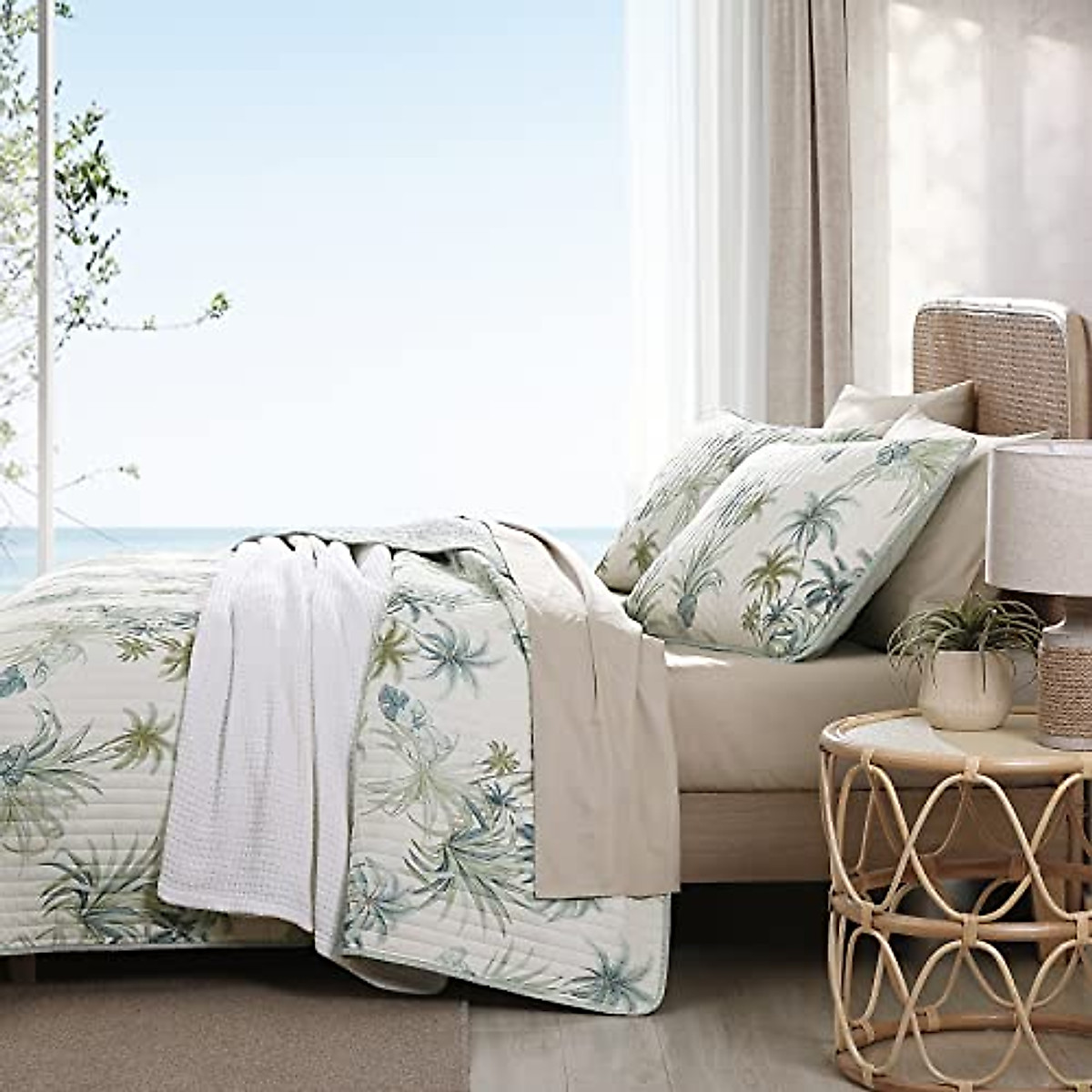Tommy Bahama - Serenity Palm Collection - Quilt - 100% Cotton, Soft & Breathable for All Seasons, Pre-Washed for Added Comfort, Twin, Blue