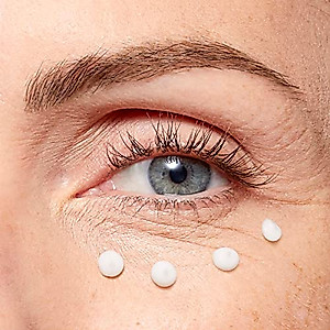 Clarins Total Eye Lift | Award-Winning | Anti-Aging Eye Cream | Targets Wrinkles, Crow's Feet, Dark Circles, and Puffiness For a Visible Eye Lift in 60 Seconds Flat*| Ingredients Of 94% Natural Origin