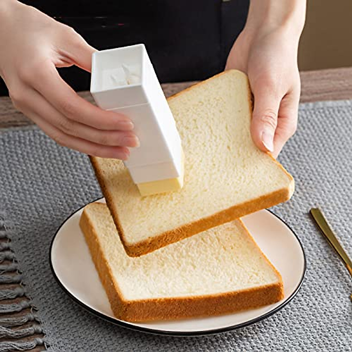 Qiuerte Butter Spreader 2 Pcs, Dishwasher Safe Corn Cob Butterer Holder Spreads Butter Evenly On Pancakes, Waffles, Bagels, and Toast Dispenser Ensures Freshness for Each Use (Classic)