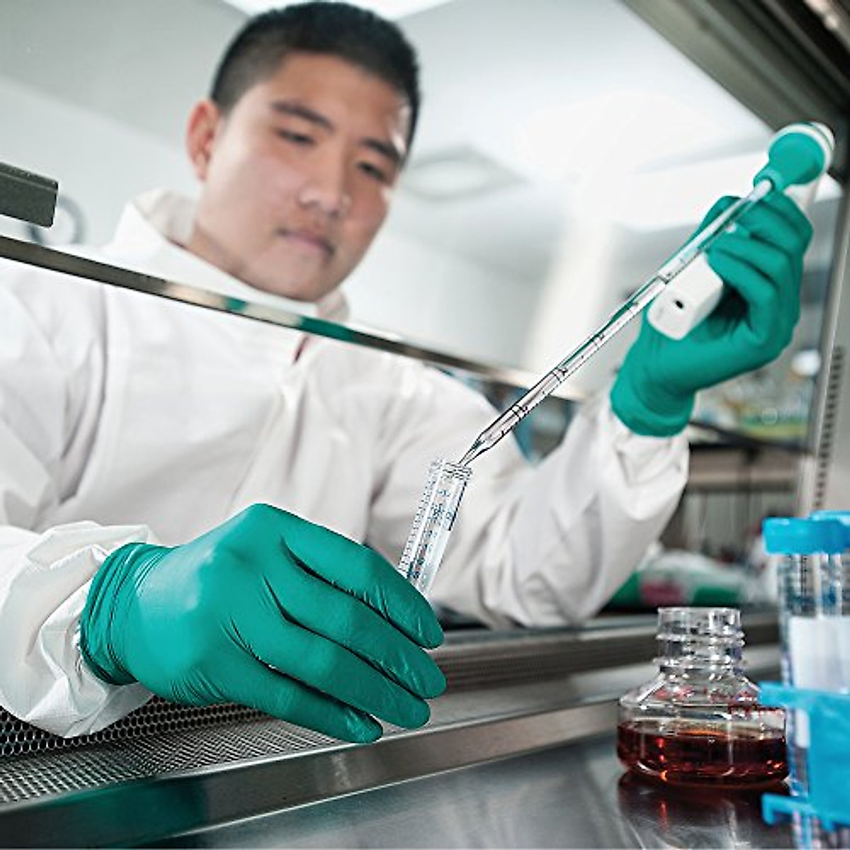 Kimberly-Clark Spring Green Nitrile Exam Gloves (43437), 4.7 Mil, Ambidextrous, 9.5”, XS, 200 Gloves / Box