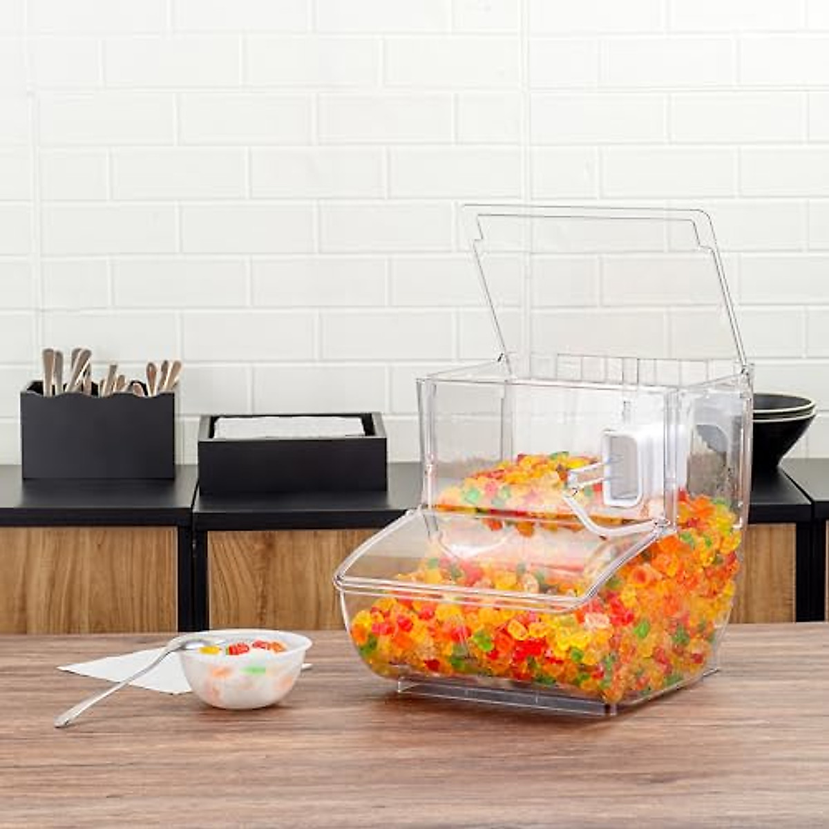 Restaurantware Met Lux 5.3 Gallon Food Storage Container, 1 Airtight Treat Box - With Scoop, Holds Up To 80 Cups, Clear Plastic Cereal Container With Lid, For Kitchen Or Pantry Organization