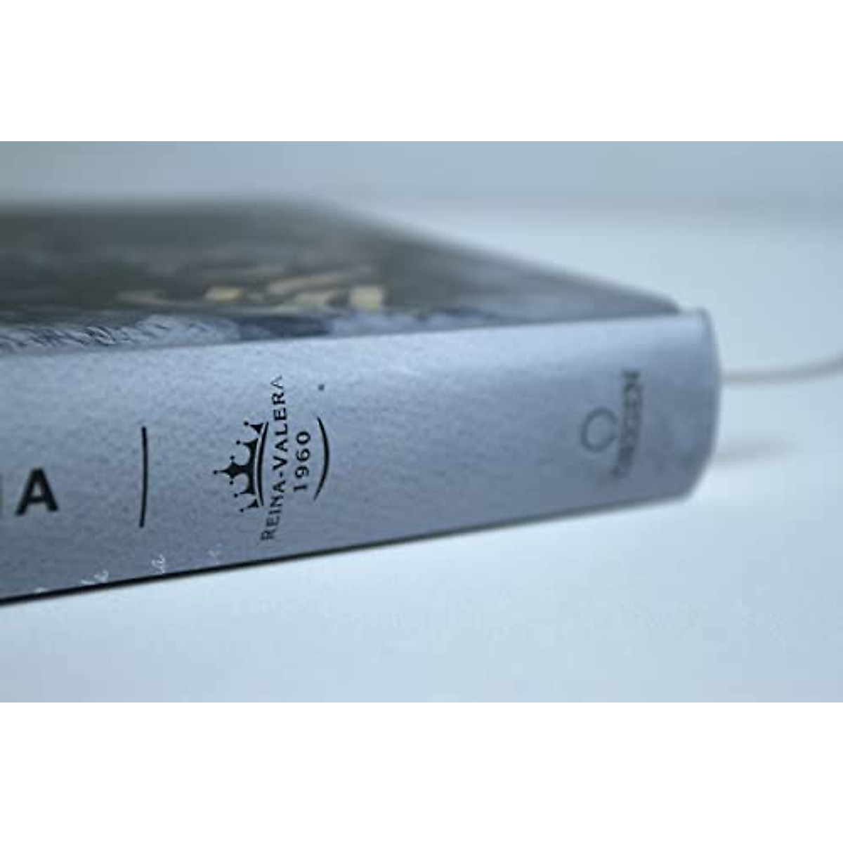 Biblia RVR60 letra grande tamaño manual, tapa dura León Rey de Reyes / Spanish B ible RVR60 Handy Size Large Print Hardcover Lion King of Kings