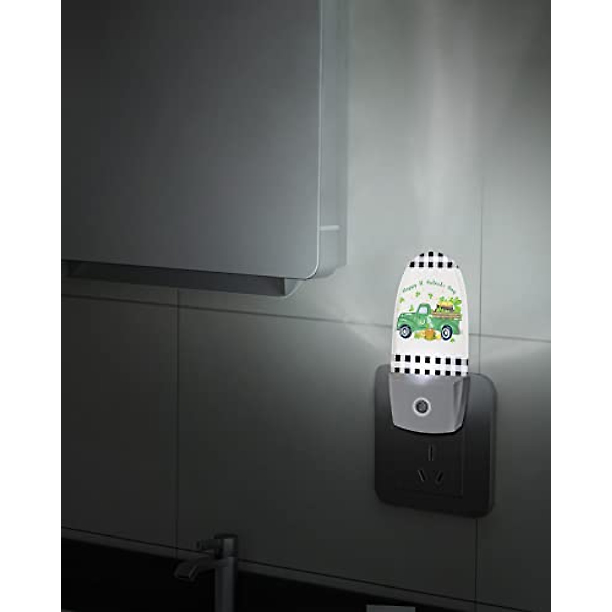 St. Patrick's Day Night Light, LED Plug in Night Light, Black White Checkered Green Truck Clover Gold Night Lights with Dusk to Dawn Sensor Decorative Kids/Adults Nightlight for Bedroom Bathroom