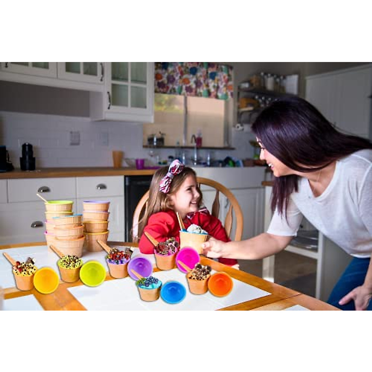 Green Direct Ice Cream Cups with Spoons/Large Plastic Dish with Spoon/Dessert Sundae Frozen Yogurt Bowls Icecream Cup Party Favors Dishes ice crem kits supplies for kids Set of 24