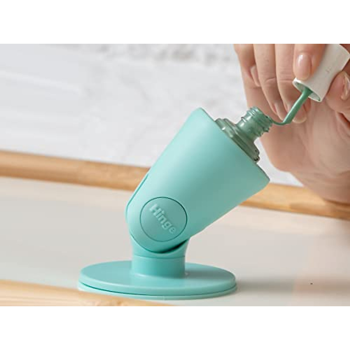tweexy Hinge Untippable Nail Polish Holder, Fingernail Painting Tools, Anti-Spill Smartgrip Airlock Suction Bottle Stand, Nail Art Pedicure & Manicure Accessories (Zen Green)