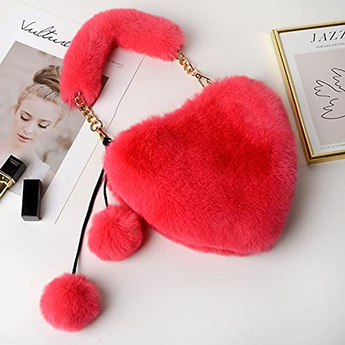 Valentine's Day Heart Shaped Purse Faux Fur Shoulder Bag, Heart Shaped Handbag Plush Clutch Purse with Metal Chain Strap