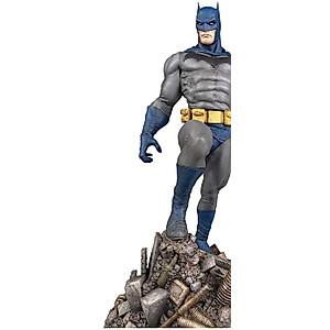 DIAMOND SELECT TOYS DC Gallery: Batman Defiant PVC Figure, Mulitcolor, 10 inches