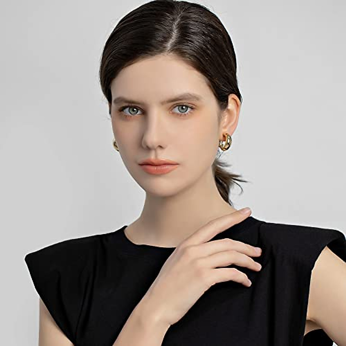 LILIE&WHITE Gold Clip on Earrings For Women Fashion Clip on Hoop Earrings No Piercing Earrings Clipon Earrings For Women