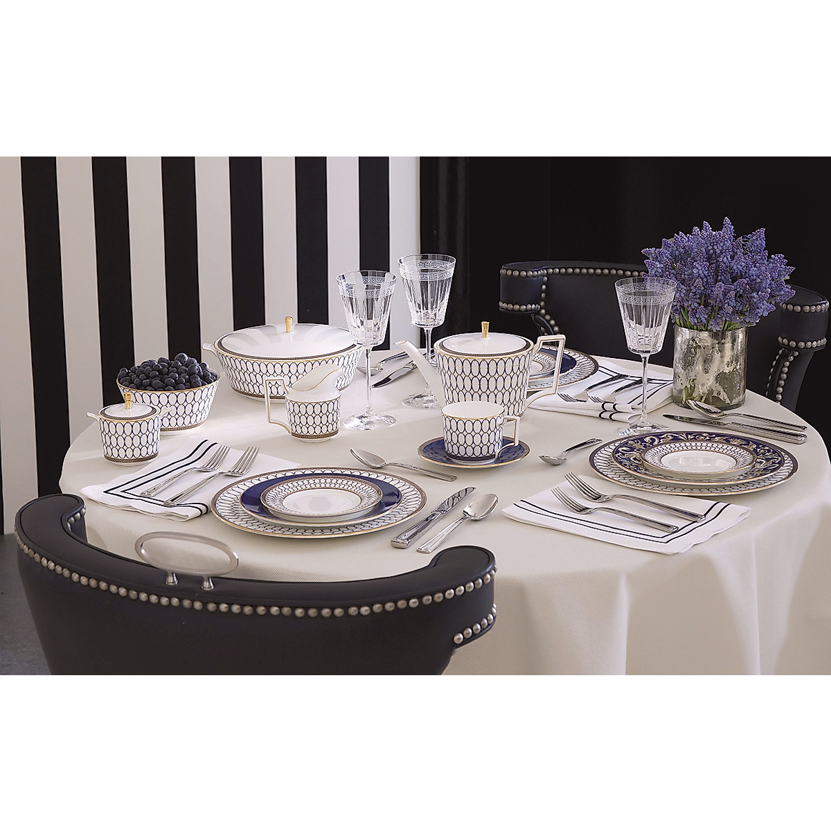 Wedgwood 5 Piece Place Setting, Renaissance Gold