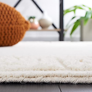 SAFAVIEH Metro Collection Area Rug - 8' x 10', Ivory, Handmade Greek Key Border Wool, Ideal for High Traffic Areas in Living Room, Bedroom (MET276A)