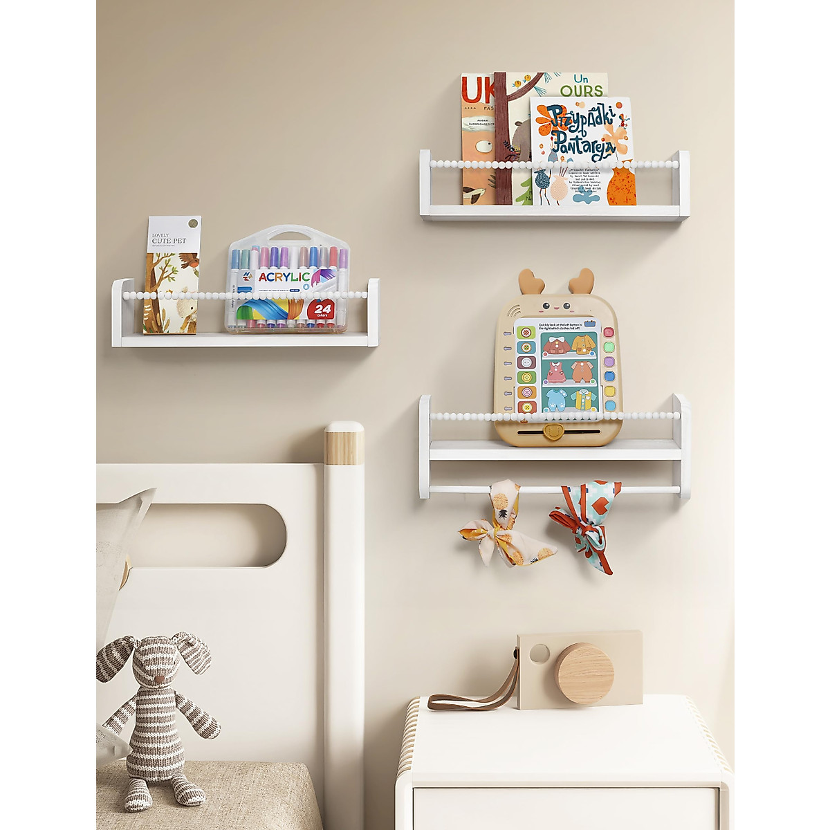 Maxpeuvon Nursery Bookshelves Set of 3, Natural Wood Nursery Floating Shelves Wall Mount Storage Shelf with Towel Bar Hainging Bookshelf for Kids Room Bedroom Nursery Decor