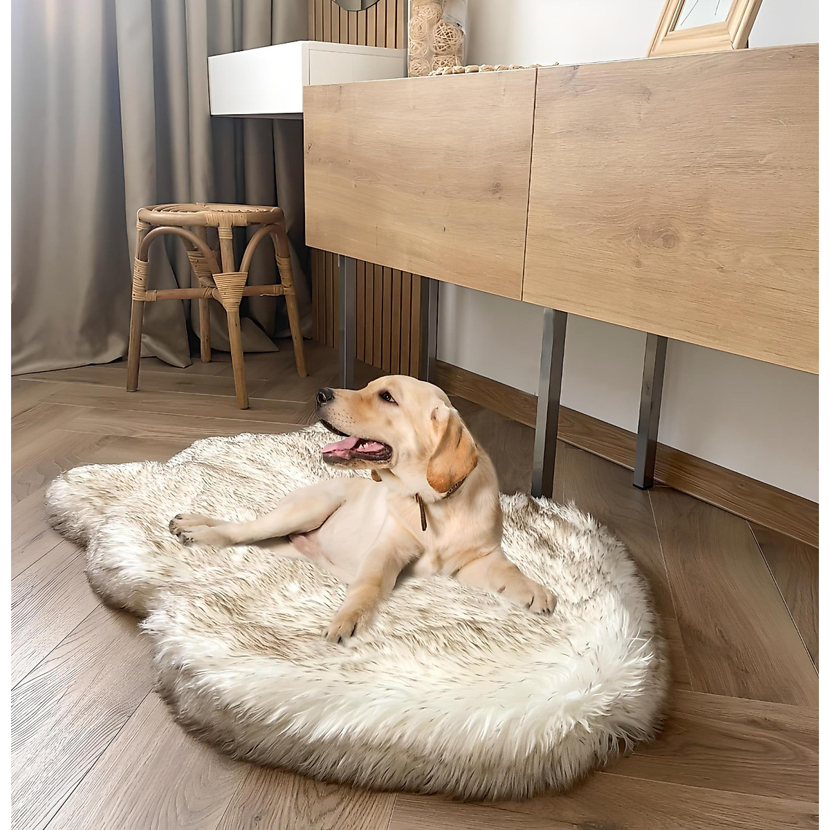 IHAPPYDOG Luxury Faux Fur Orthopedic Dog Bed, Memory Foam Dog Bed​ for​ Small, Medium, Large and XL Pets, Fluffy Pet Rug with Waterproof ​and ​Washable Cover, White, Medium 40x25”