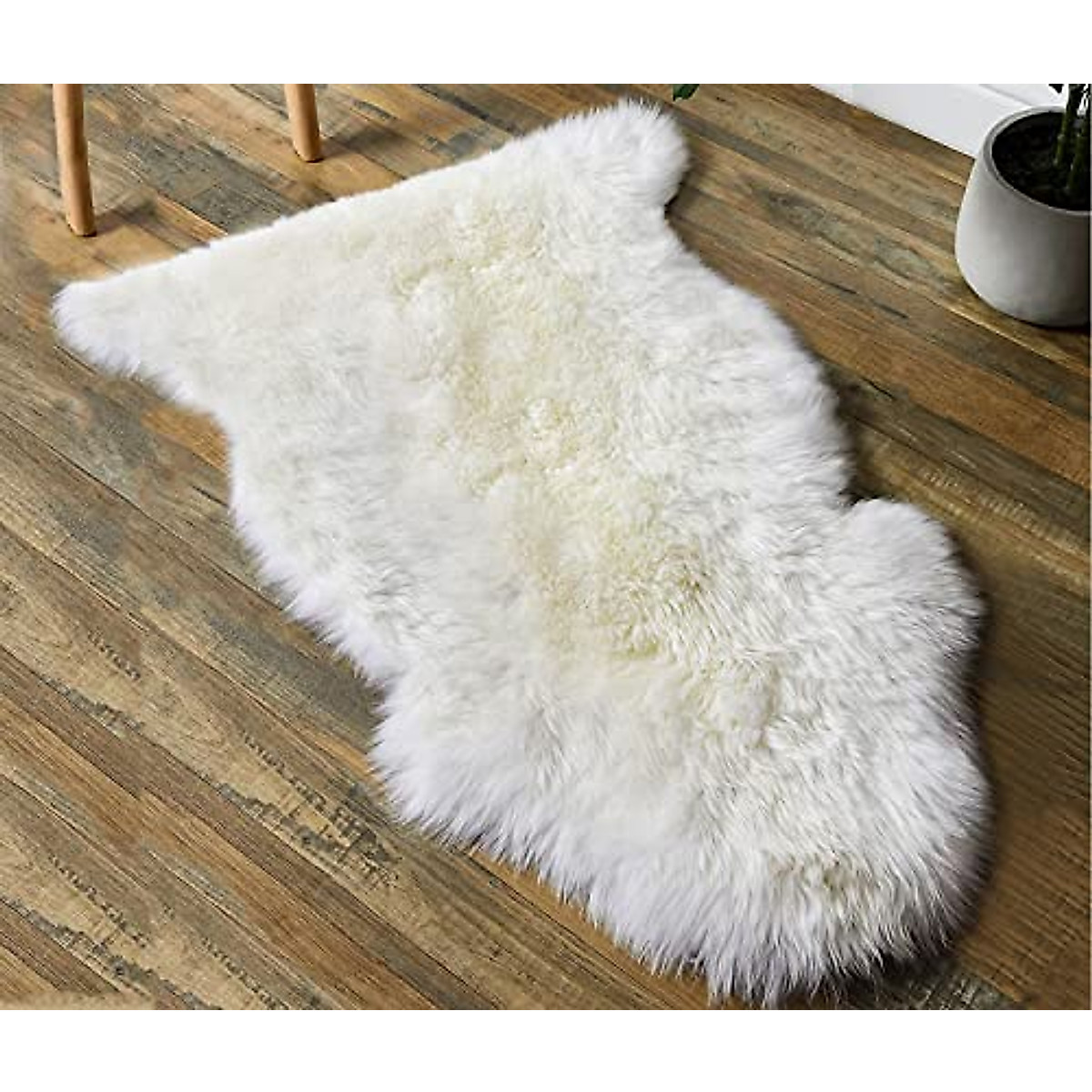 Sheepskin Natural Fluffy Real Sheep Skin Fur Rug 2 x 3 White Single Pelt Nursery Bedroom Area Rug (24Inch x 36Inch, 60.96cm x 91.44cm)