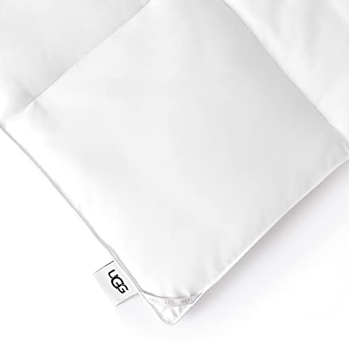 UGG 23742 Aimee Full-Queen Basic Comforter Hypoallergenic Lofty Fill Quilted Blanket Machine Washable 90 x 92-inch Box Stitched Down Alternative Comforters, Full/Queen, Bright White