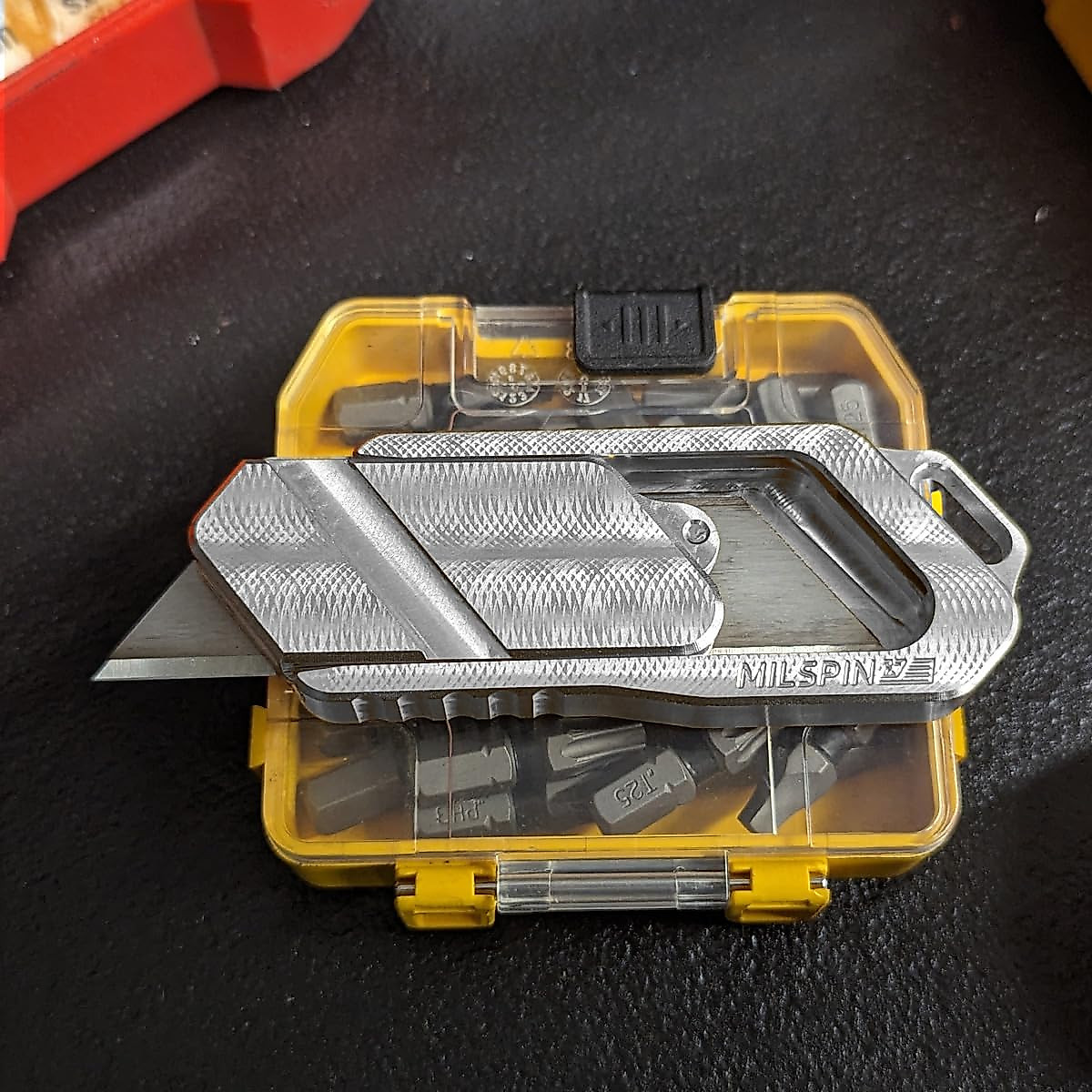 Milspin Magnus 2.0 Aluminum EDC Utility Knife with Retractable Razor and Internal Spare Blade Storage I 7 Blades Included I Made in USA