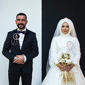 2 Pieces Tinplate Badge Bride to Be and Groom to Be Pins Wedding Buttons for Valentine's Day Prom Party Props Bachelorette Party Engagement Celebration Wedding Decorations