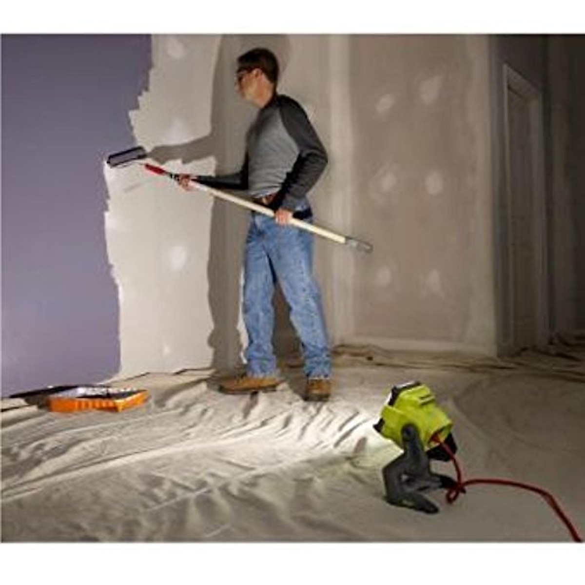 Ryobi P720 One+ 18-Volt Dual Power 20-Watt LED Work Light w/ Tripod Mount (Battery Not Included / Tool Only)