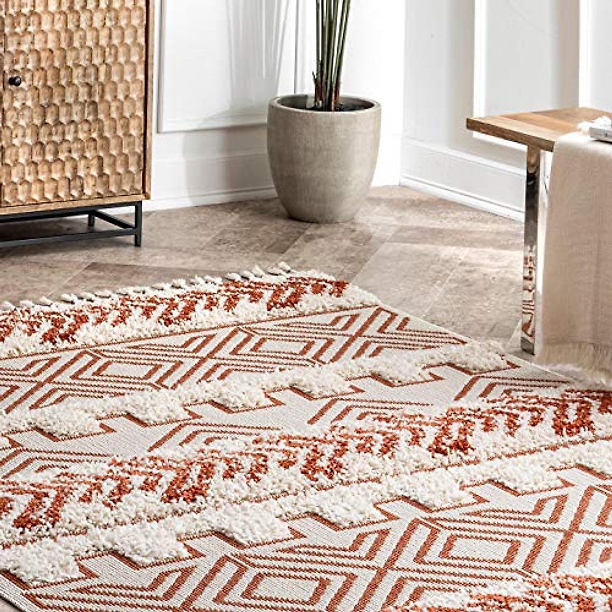 nuLOOM Zuri Shaggy Banded Tribal Area Rug, 5' 3" x 7' 3", Rust
