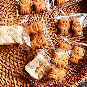 Kyswwellbag Cellophane Bags, 3x5 Inches 200 Pcs Cookie Bags Sealed Self Adhesive Reusable Transparent Cellophane Bags for Packaging Cookies, Gifts, Favors, Products,Candy