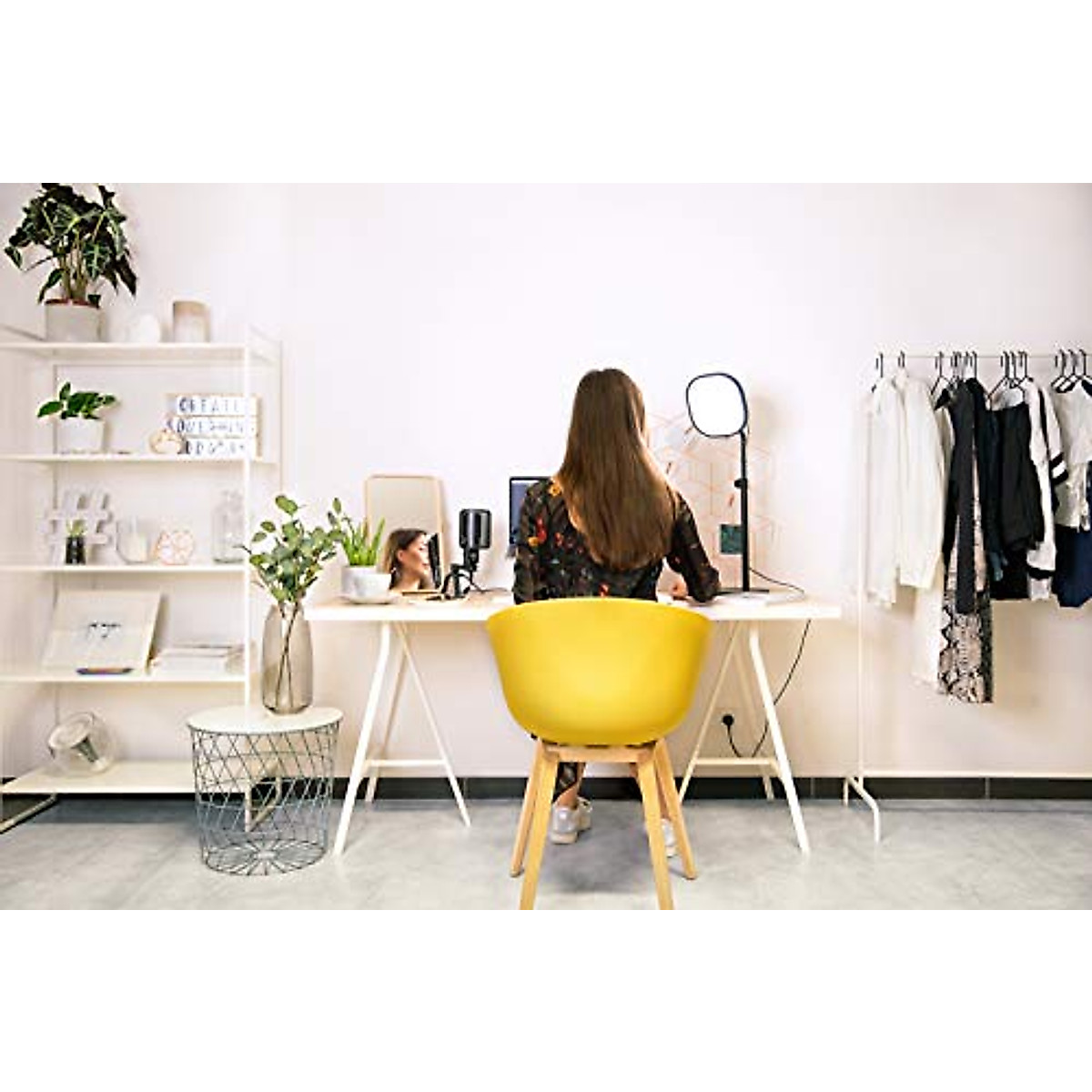 Elgato Key Light Air - Professional 1400 lumens Desk Light for Streaming, Broadcasting, Home Office and Video Conferencing, Temperature and Brightness app-adjustable on Mac, PC, iOS, Android