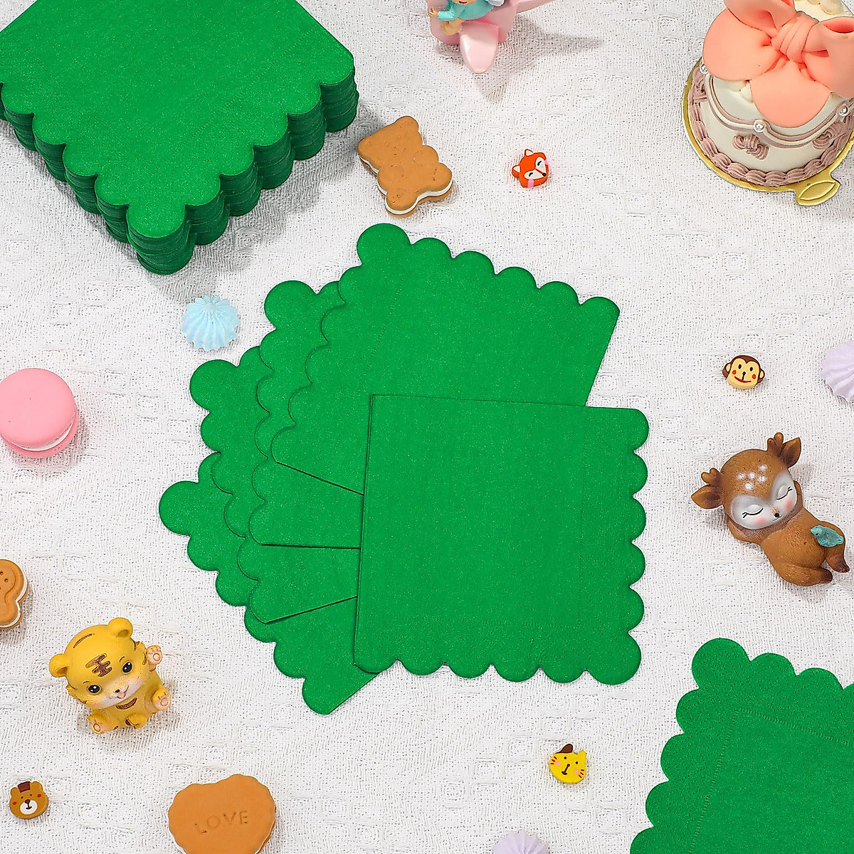 100 Pcs Scalloped Cocktail Napkins Thick Paper Napkins Disposable Party Napkins Beverage Napkins for Wedding Dinner Birthday Supplies, 5 x 5 Inches (Green)