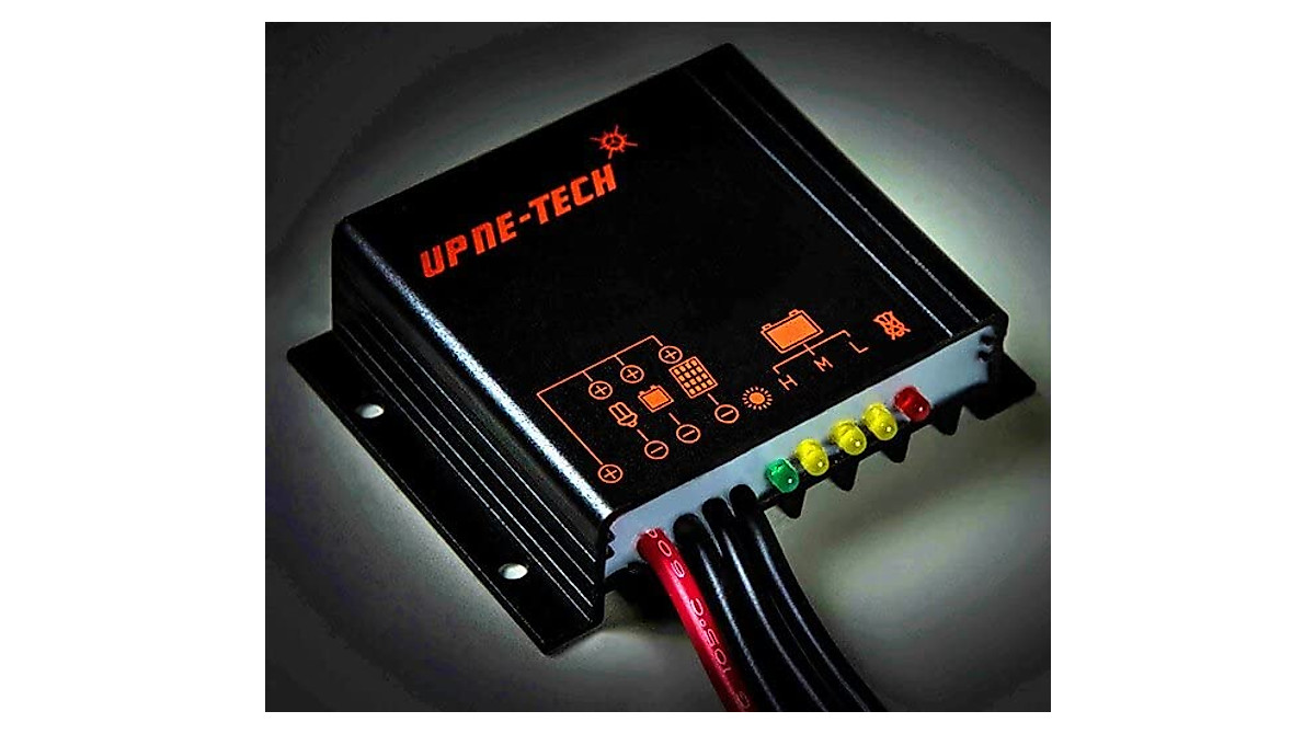 Solar Charge Controller IP68: 15A 12V/24V Battery Regulator