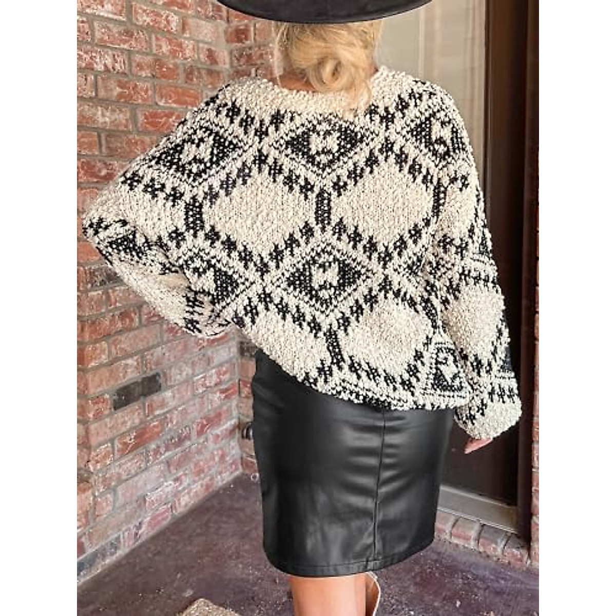 CUPSHE Women's V Neck Chenille Knit Fall Sweaters Pullover with Ribbed Trim Long Sleeves Beige