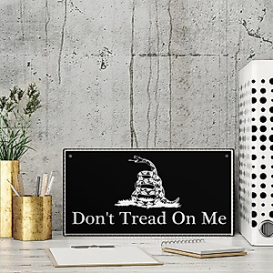 Dont Tread on Me Garden Sign Decorative Wood Sign Home Decor,Wall Art，6 inch by 12 inch Hanging Sign
