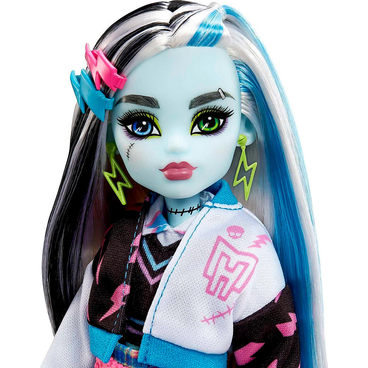Monster High Doll, Frankie Stein with Blue & Black Streaked Hair in Signature Look with Fashion Accessories & Pet Dog Watzie