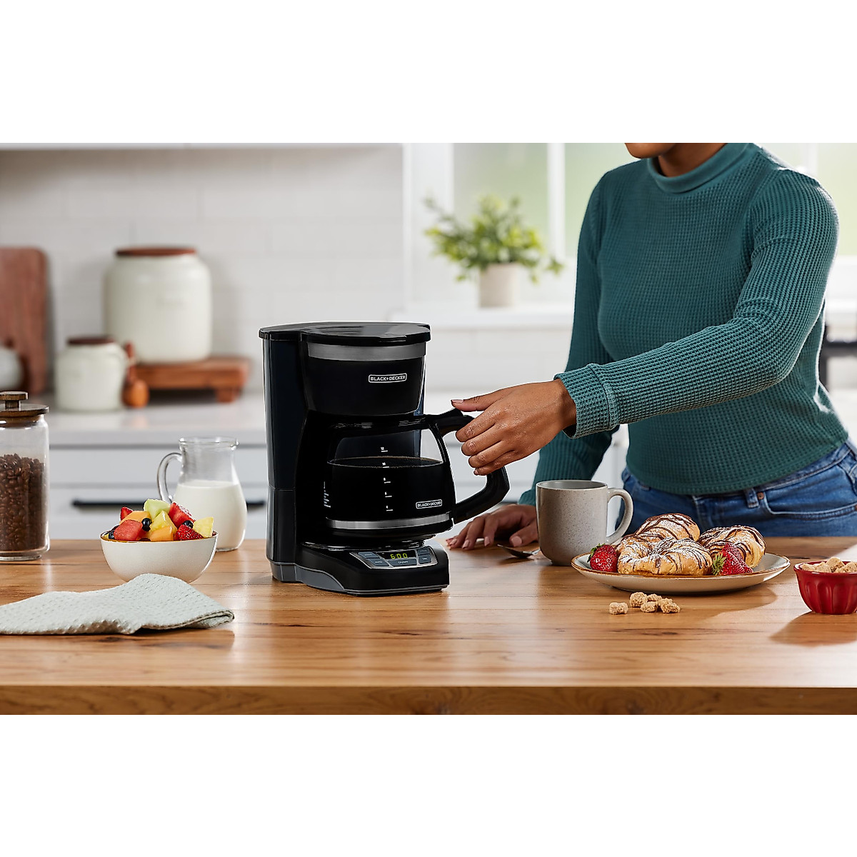 Black+Decker CM1160B 12-Cup Programmable Coffee Maker, Black/Stainless Steel