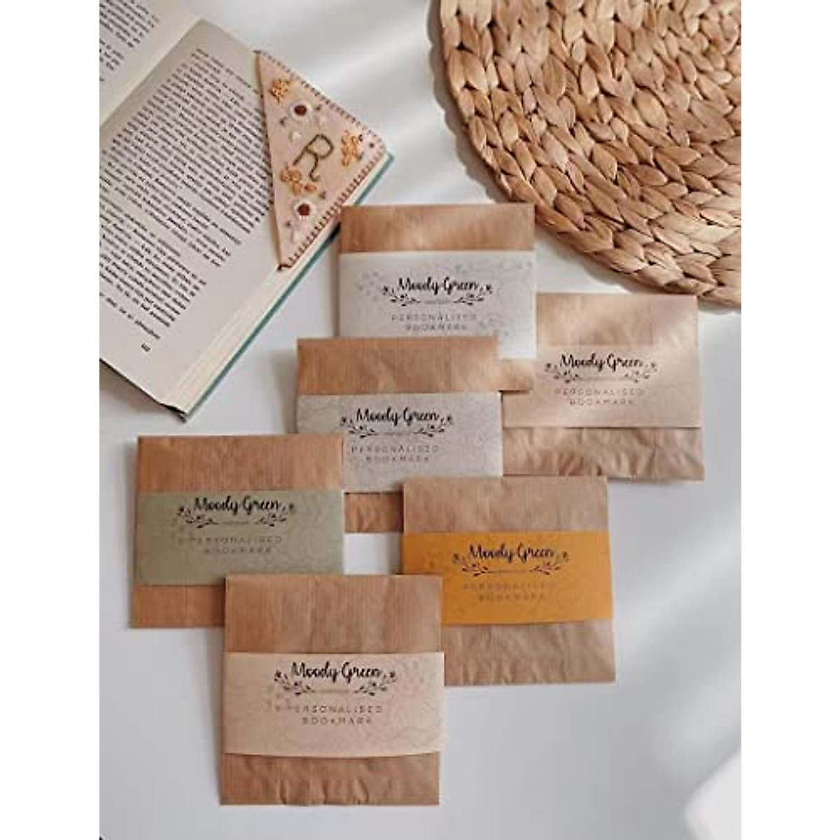 Personalized Hand Embroidered Corner Bookmark, 26 Letters Hand Stitched Felt Corner Letter Bookmark, Cute Flower Embroidery Bookmarks for Book Reading Lovers Meaningful Gift (M, Summer)