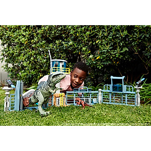 Mattel Jurassic World Dominion Strike 'n Roar Dinosaur Action Figure, Giganotosaurus Green Dino Toy with Striking Motion & Sounds