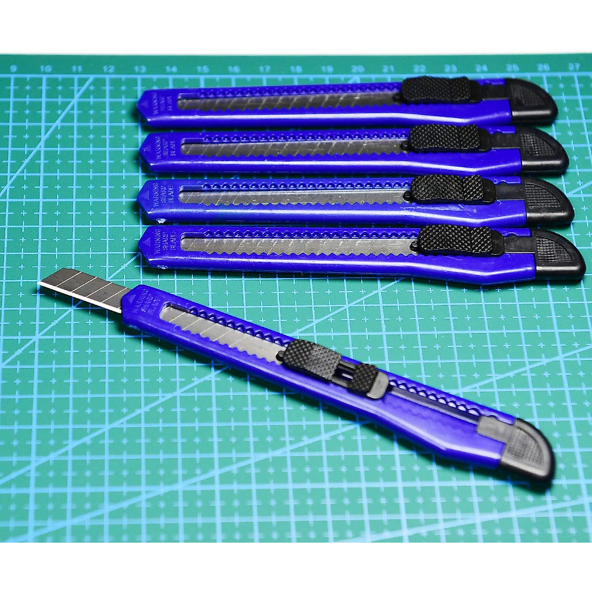 WEKOIL Art Craft Utility Knife Pack 5 Snap off 9mm Cutter with 10 Extra Carbon Steel Blades,Blue