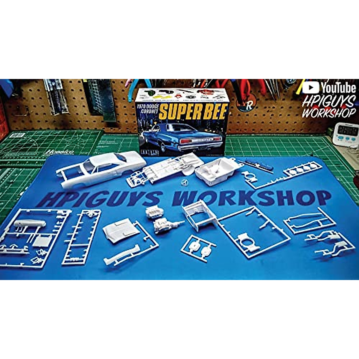 MPC 1970 Dodge Coronet Super Bee 1:25 Scale Model Kit