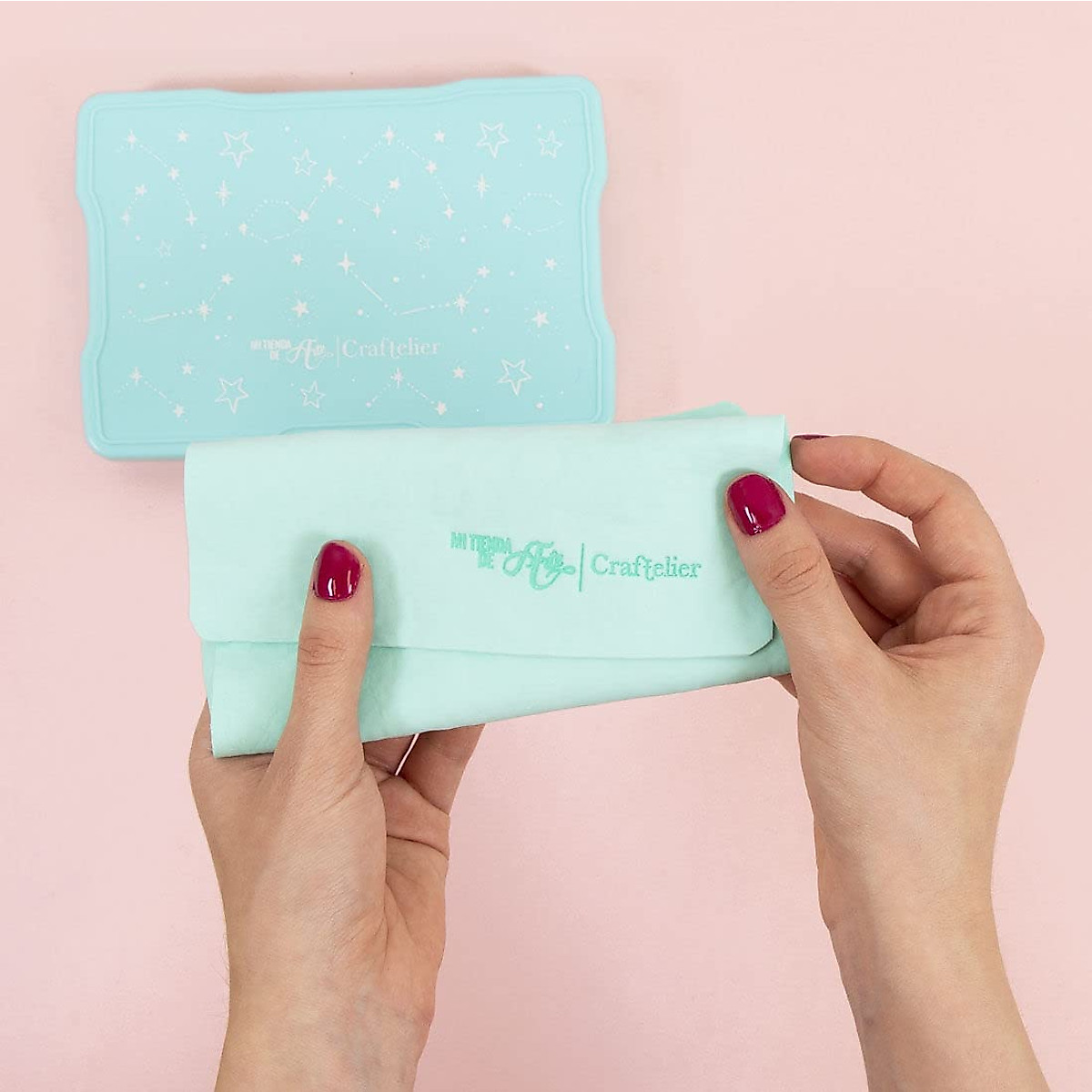 Craftelier - Shammy Stamp Cleaner and Organiser Box to Keep Your Stamps in Perfect Condition | Size Shammy 20 x 14,5 cm and Box 17 x 12 x 3 x 3 cm - Colour Mint with Constellations