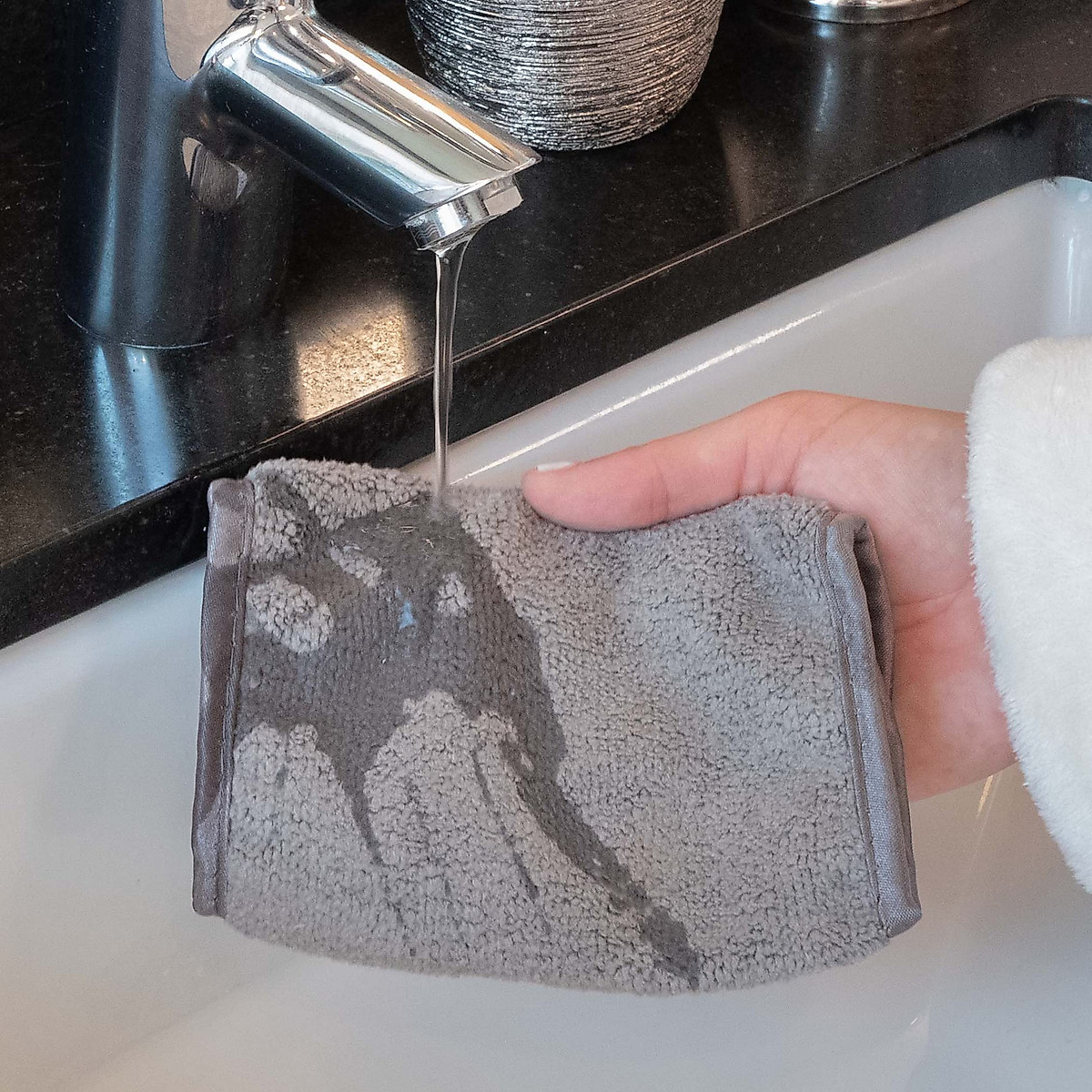 S&T INC. Reusable Makeup Remover Wipes, Microfiber Face Cloths for Washing Makeup and Oil from Skin, Travel Essentials, Assorted Solids, 6 Inch x 12 Inch, 5 Pack