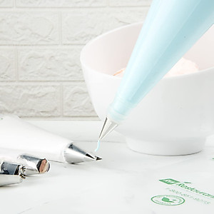 Restaurantware Pastry Tek Piping Tip 1 Round Round Tip For Icing - #3 Corrosion-Resistant Stainless Steel Icing Tip Dishwasher-Safe Decorate Cupcakes Cakes or Cookies