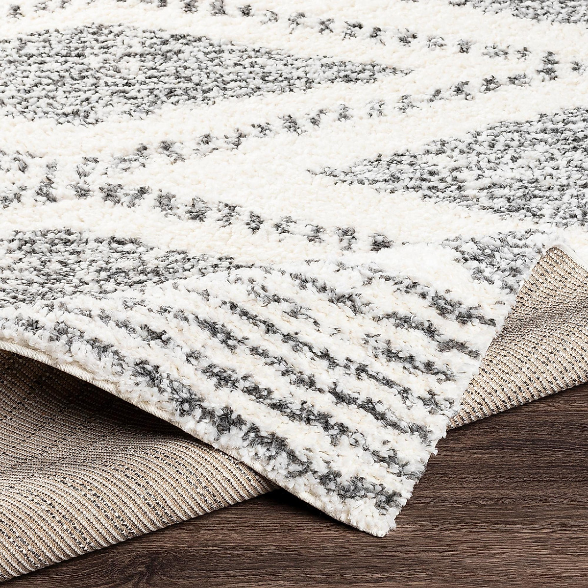 Mark&Day Area Rugs, 5x7 Gever Global Shag Charcoal Area Rug, Grey Cream White Carpet for Living Room, Bedroom or Kitchen (5'3" x 7'3")