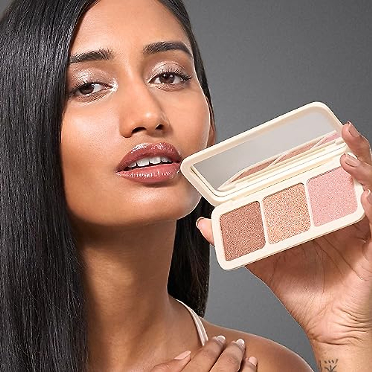 COVER FX Custom Enhancer Highlighter Makeup Palette - Buildable Illuminating Highlight - Use on Eyes, Cheeks and Body - Travel Friendly