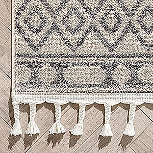 Well Woven Zafir Ivory Tribal Diamond Medallion Area Rug 8x10 (7'10" x 10'6")