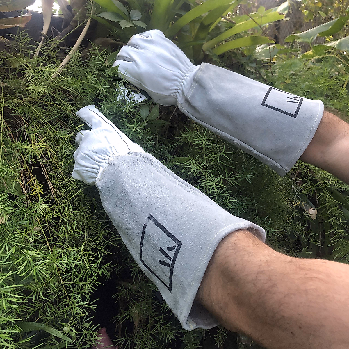 Rose Pruning Gloves Gauntlet Garden Gloves Leather Long Gardening Gloves for Women Rose Gloves Cut Proof Work Gloves White Garden Gloves for Rose Gardening Gloves Rose Bushes Ready to Plant Cowhide S